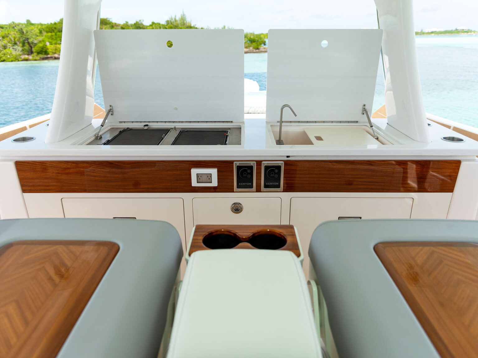 2024 Regal 43 SAV Boat Test, Pricing, Specs | Boating Mag