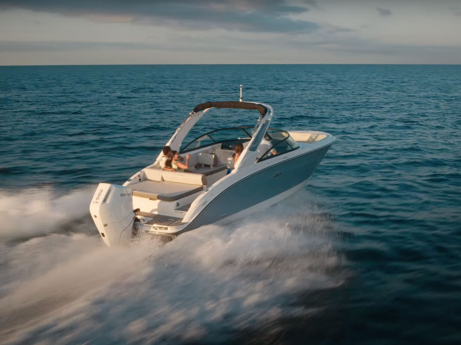 New 425-HP V10 Mercury Verado Outboard and Enhanced Mercury 350 V10 ...