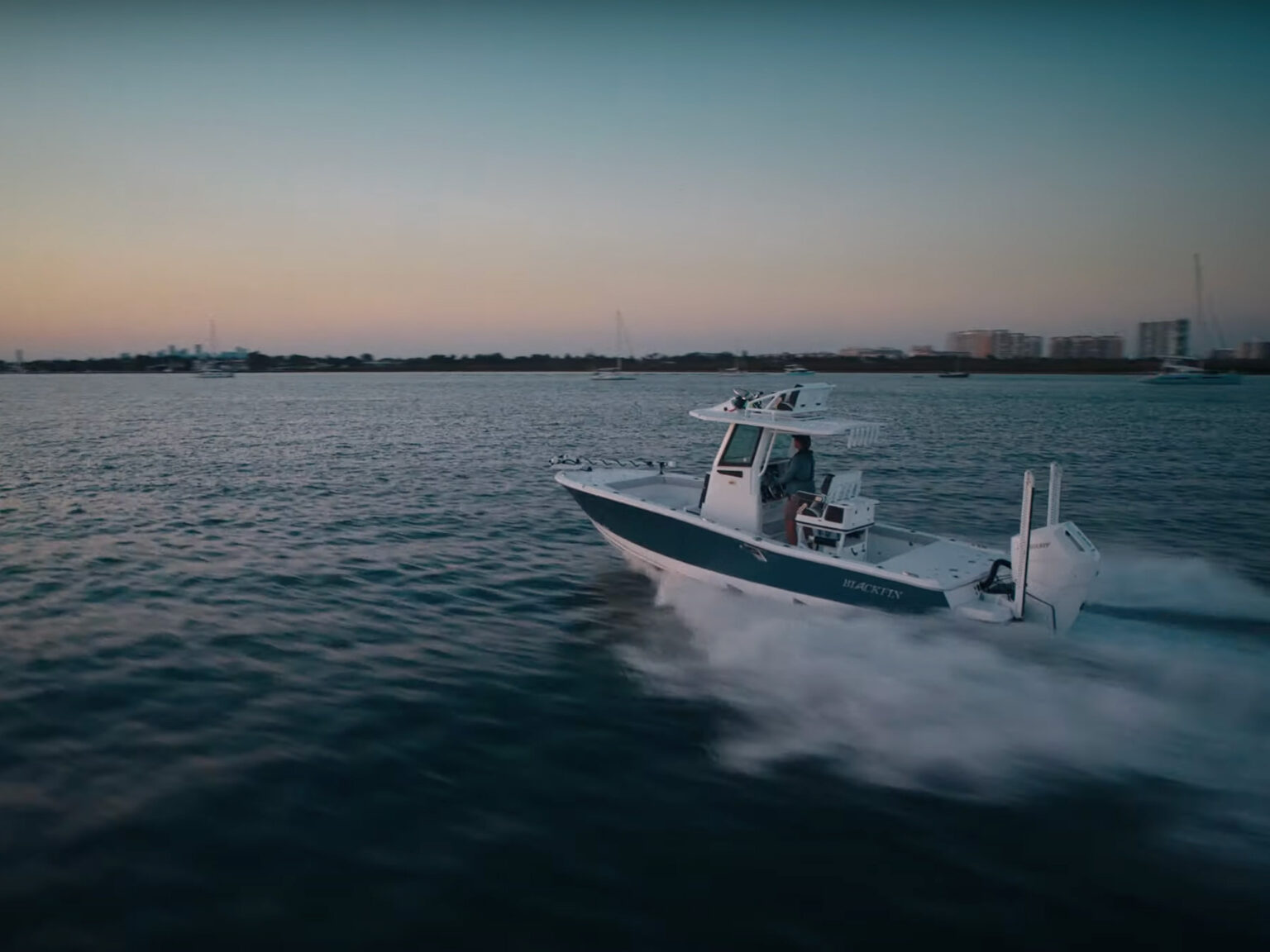 New 425-HP V10 Mercury Verado Outboard and Enhanced Mercury 350 V10 ...